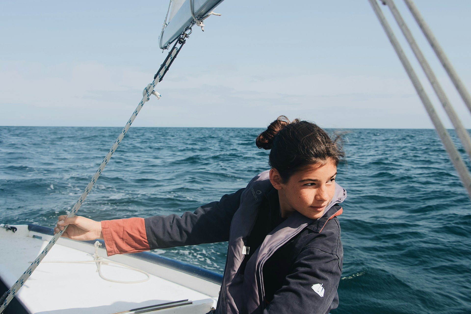 The Rewards of Introducing Kids to Sailing | BeAKid